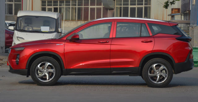 中国芯十佳引擎！高颜值SUV：195马力，配爱信6AT，压价到8万多_腾讯新闻