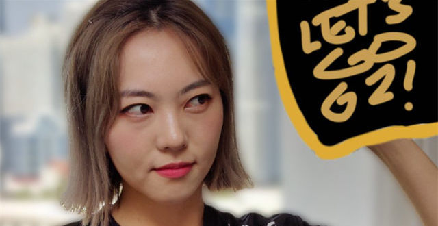 女主播穿G2队服送buff，G2却举着T1队服“磕头”？换RNG不敢想_腾讯新闻