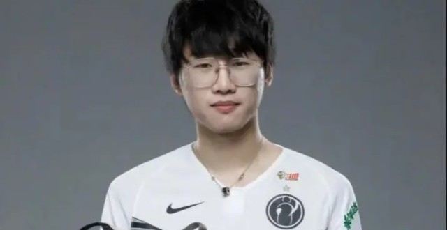 LPL转会风云！小狗Uzi去或留？Ning王去哪？_腾讯新闻