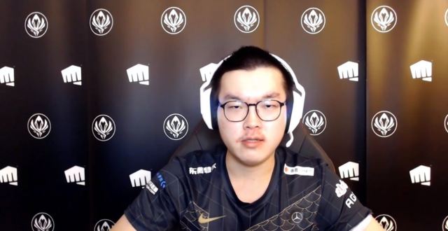 GALA卡莎一战封神，RNG狂轰滥炸击败T1！小虎关键魅惑，杀死比赛_腾讯新闻