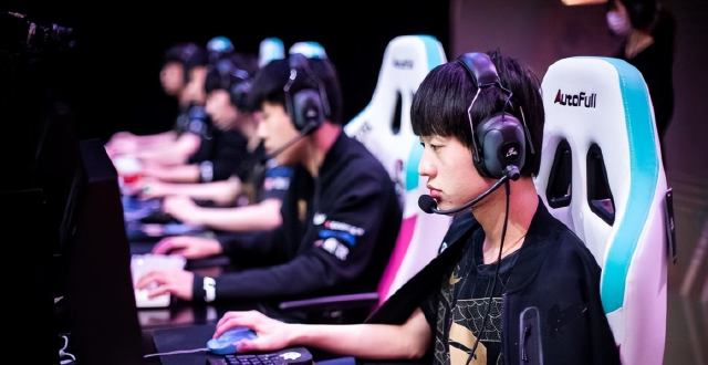 锁定对抗赛第一晋级！RNG双杀PSG！Gala大秀操作，wei节奏起飞_腾讯新闻