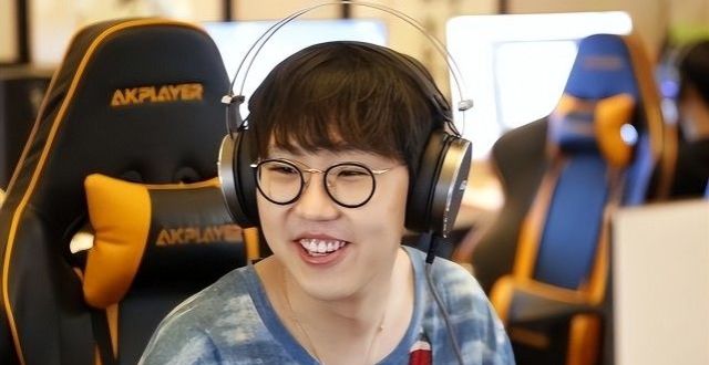 点名让Faker退役！Imp直播批评Faker，狂吹Gala_腾讯新闻