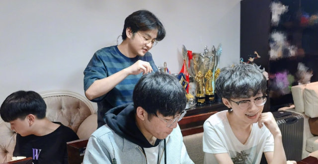 重返LPL赛场！马哥Smlz正式加入WE，宁王面临考验_腾讯新闻