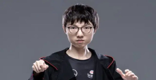 Mlxg：S7有机会夺冠，队伍拿不出版本英雄_腾讯新闻