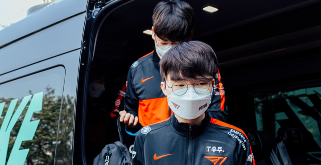 T1能横扫RNG？Keria专访惹众议，Faker深夜发声_腾讯新闻