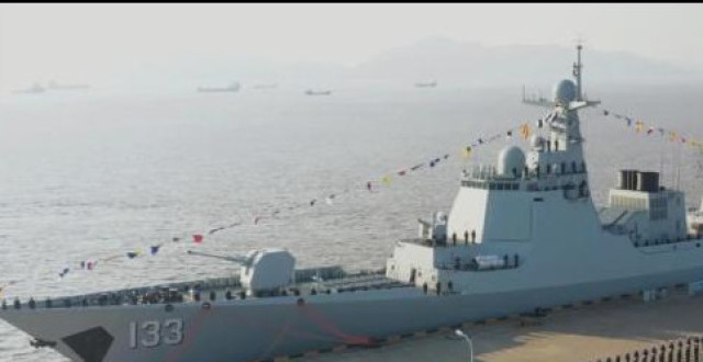 海军25艘052D型驱逐舰全部完成交付，后面会有052E型吗_腾讯新闻