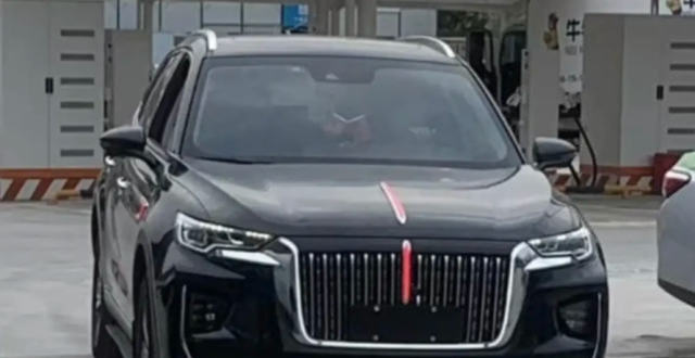 疑似新款红旗HS5曝光，换H9同款前脸，卖18万多竞争途观L_腾讯新闻