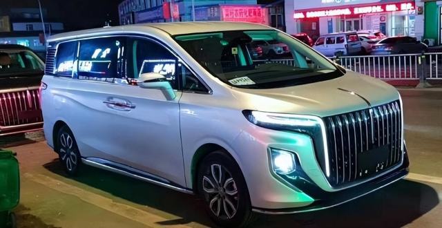 红旗首款MPV街拍曝光 命名HM9 或8月份上市_腾讯新闻