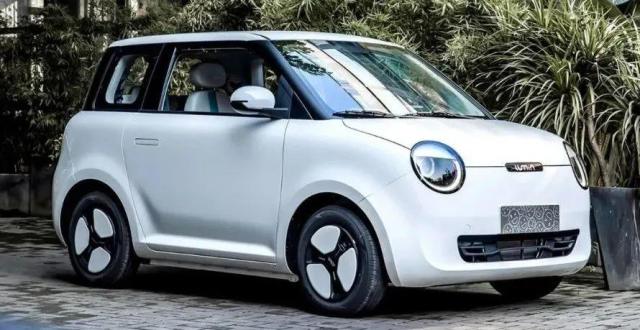 4.89万起售，标配双气囊，最高续航301公里，长安Lumin正式上市_腾讯新闻