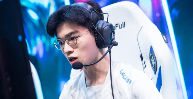 BIN脱节严重，Doggo失误，BLG遭LNG翻盘，真不如让UZI上_腾讯新闻