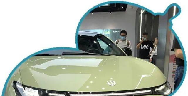 零跑C01新车品鉴：“CTC超薄，真爽”_腾讯新闻