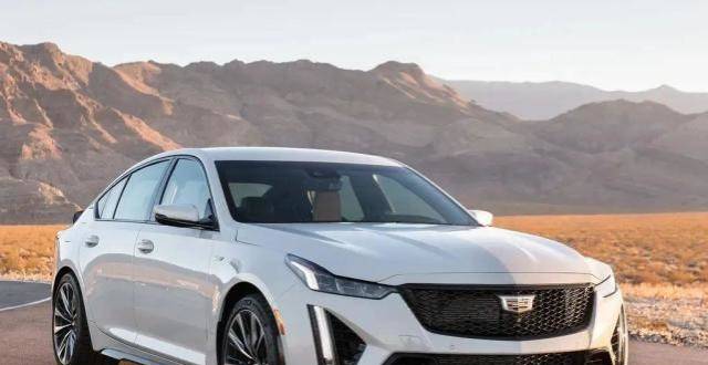 精神分裂？1.5T引擎CT5刚曝光，凯迪拉克CT5-V黑翼就亮相_腾讯新闻