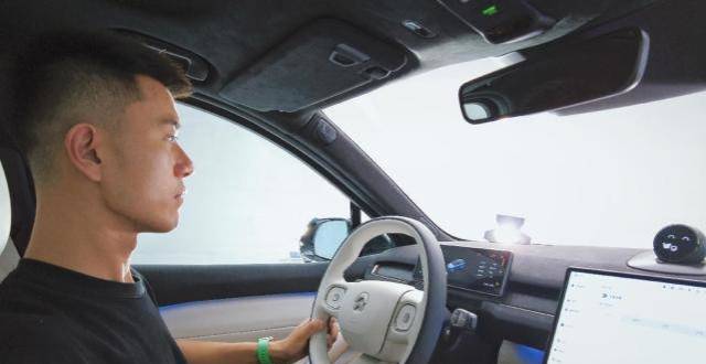 实拍蔚来ES7，NT2平台，五座大空间比ES8更实用_腾讯新闻