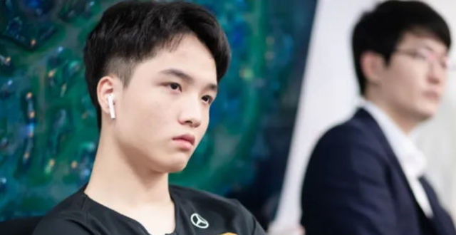 XLB顶替Karsa打首发，被网友吐槽不想赢？其实是V5在练阵容！_腾讯新闻