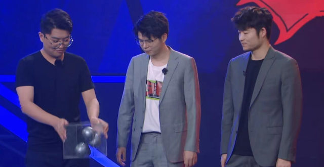 久哲轻松拿捏张角和老林，Hero连胜QG和AG，许魏洲给久哲道歉_腾讯新闻