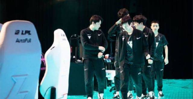 专访OMG辅助COLD：听到Smlz重返赛场很开心_腾讯新闻