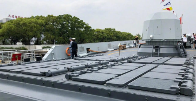 522“资阳”舰服役：沪东等船厂在两年内，下水10艘054A型护卫舰_腾讯新闻