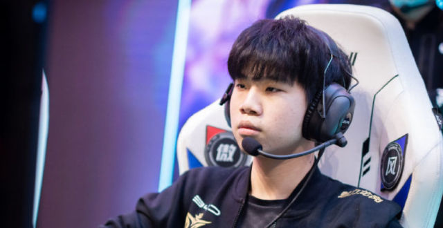 V5以2-0击败WE，拿下5连胜！SMLZ老鼠难救主，XLB战绩超神_腾讯新闻