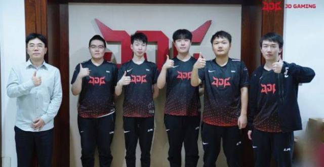 专访JDG教练Homme：我们还有很多还是做得不足的地方_腾讯新闻