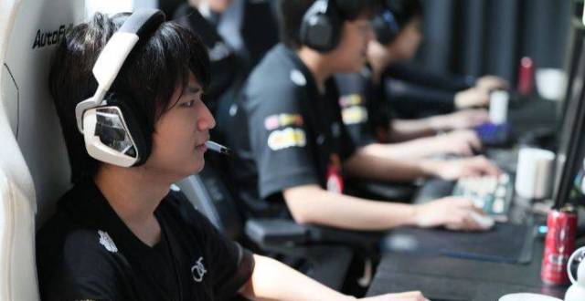 WBG 2-0 UP huanfeng超神老鼠射穿峡谷_腾讯新闻