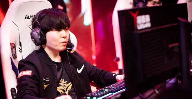 V5以2-0击败RA，豪取7连胜！Rookie回归节奏起飞，疯狂抓人_腾讯新闻