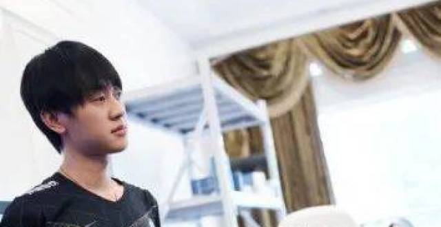 是不是早了点？LOL S12夺冠赔率V5登顶，LPL队伍雄踞前三_腾讯新闻