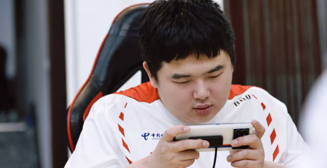 AG2-3不敌estar，一诺两次单杀易峥，未央有惊喜，打狼队问题不大_腾讯新闻