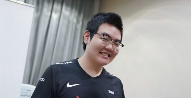 梦回S10！Kanavi野核风采依旧，JDG冲至积分榜头名_腾讯新闻