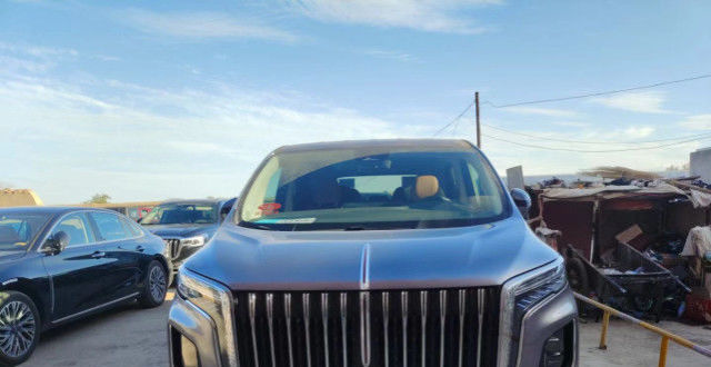 高清实拍“一汽红旗HM9”，堪称国产MPV天花板，气场完爆埃尔法！_腾讯新闻