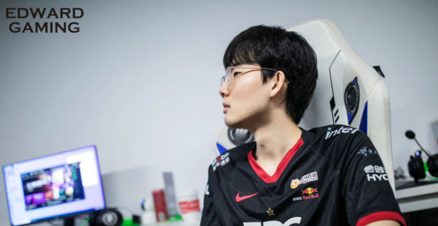 “RNG众人宰猪图”火了！EDG被翻盘，铁粉怒砸电视，Gala熬夜加练_腾讯新闻