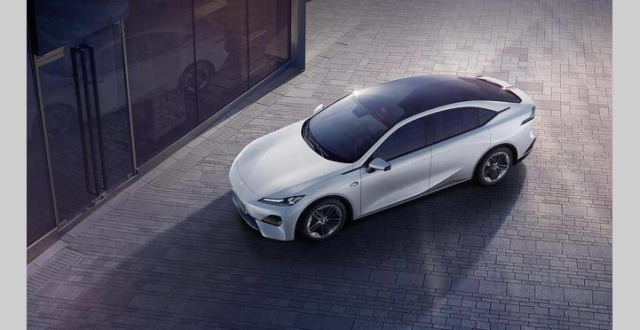 长安深蓝SL03正式上市，售价16.89万起_腾讯新闻