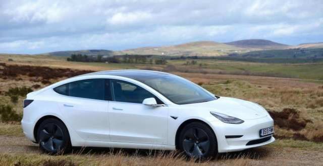 长安深蓝SL03纯电版18.39万起，特斯拉model 3压力山大！_腾讯新闻