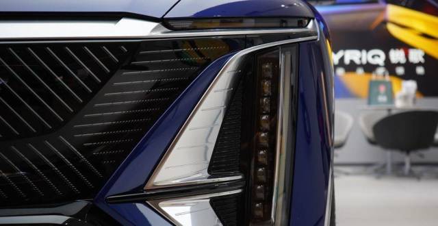 四十多万买中大型SUV，凯迪拉克LYRIQ锐歌和蔚来ES7该选谁？_腾讯新闻