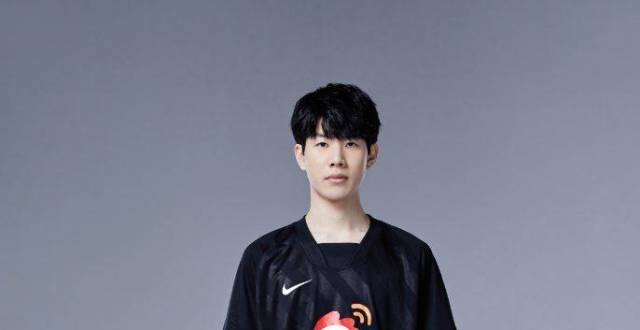 LPL夏季赛8月3日首发名单，TheShy上路交锋369_腾讯新闻