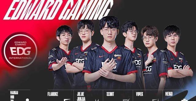 LPL夏季赛：双C发力EDG横扫AL11胜收官 AL季后赛形势岌岌可危_腾讯新闻