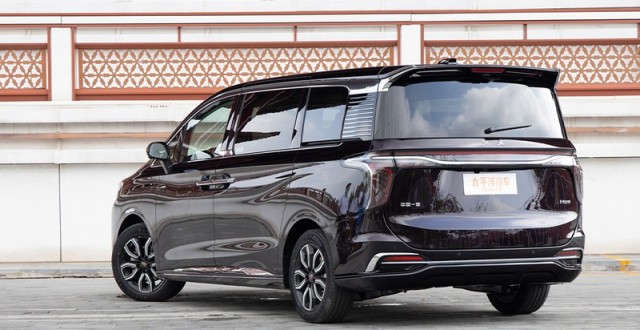 40万元级别MPV劲旅登场！静态体验红旗HQ9_腾讯新闻