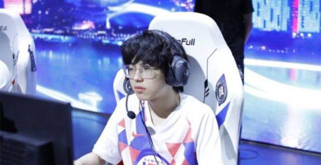 专访LGD Assum：喜欢JKL、Ruler和Viper！_腾讯新闻