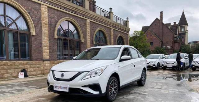 东风风行S50 EV PLUS上市，普普通通却售价18.09万意欲何为_腾讯新闻