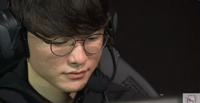 下山的神再次被嘲笑！Faker被FPX前AD王子休息室嘲讽_腾讯新闻