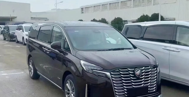 别克GL8“大换脸”，搭2.0T＋48伏轻混，能否捍卫MPV霸主地位？_腾讯新闻