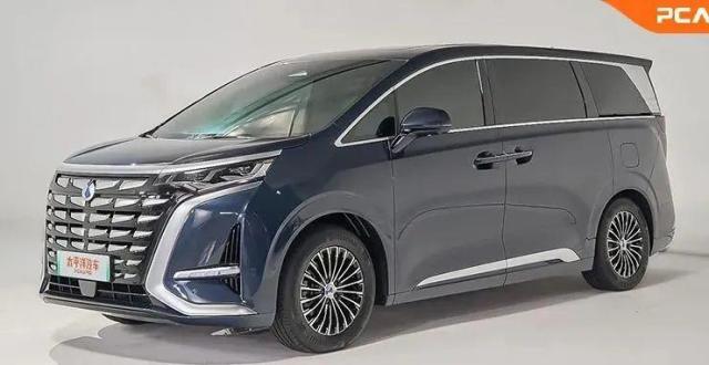 1000km续航、5米2车长、7屏互联……32.98万起！爆火的腾势D9终于上市_腾讯新闻