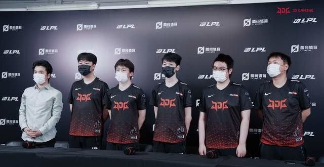 LPL夏季赛首个零封诞生：JDG零封LNG，369化身史前巨鳄_腾讯新闻