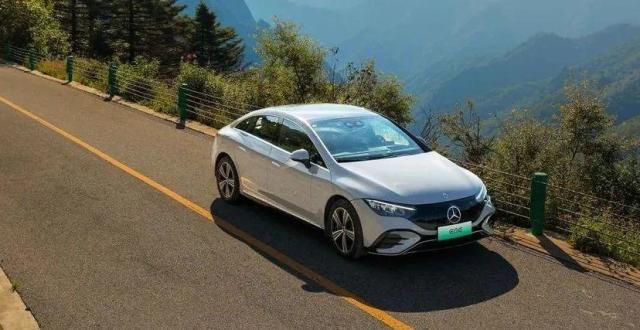 纯电动奔驰再出牌：国产全新EQE，52.8万元起_腾讯新闻