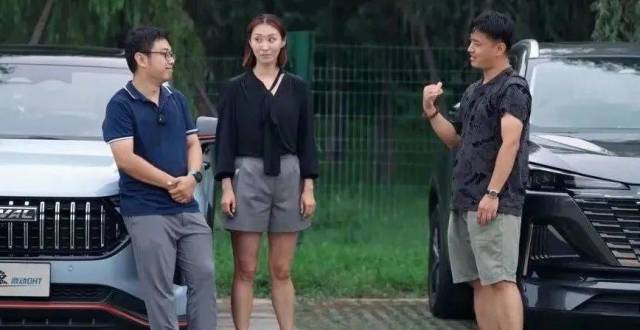 哈弗赤兔PK长安CS55 PLUS 比内涵看谁能让美女倾心_腾讯新闻