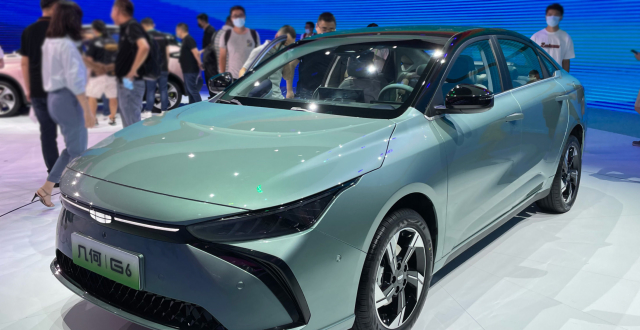 预售15.28万元起/搭载华为鸿蒙系统 几何G6/M6开启预售_腾讯新闻