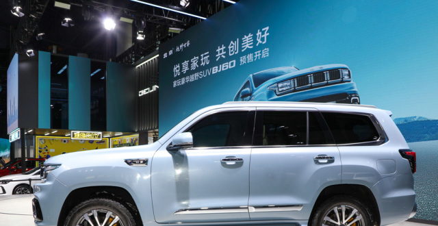 2022成都车展实拍北京BJ60，2.0T发动机＋48V＋三把锁_腾讯新闻