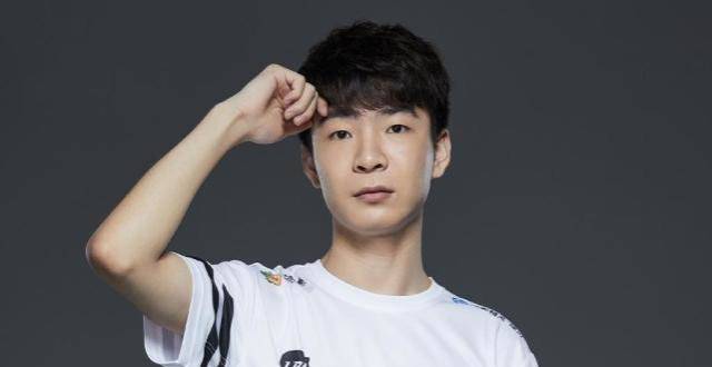 知情人爆料：V5有意LGD下路K哥 老队友狼行发文怒斥管理层_腾讯新闻