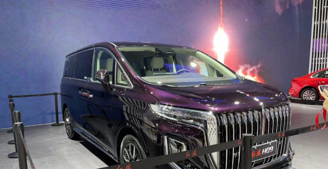 红旗HQ9车展首秀，该慌的不是GL8，而是高傲的“埃尔法”_腾讯新闻