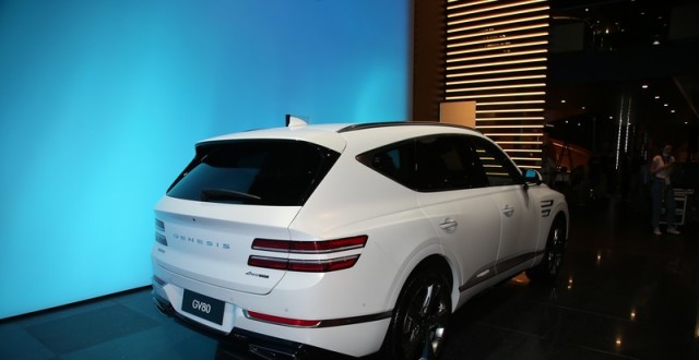 2022成都车展：捷尼赛思GV80售63.88-65.38万元_腾讯新闻