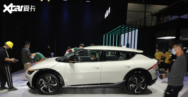 起亚EV6明年国内上市 续航里程600km_腾讯新闻